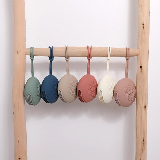 Adora Vanilla Paci Case Holder – A Perfect Present